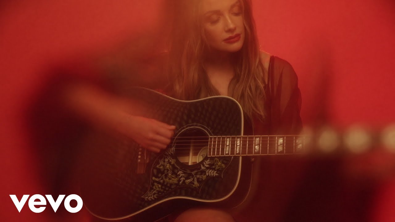 Carly Pearce "Fault Line" - Megan on the radio